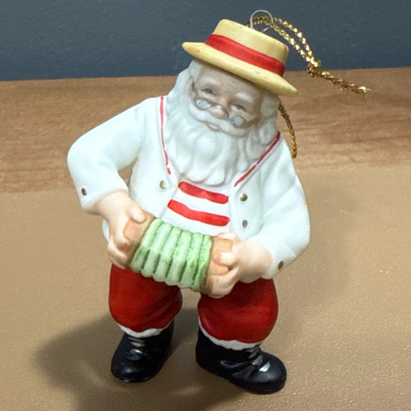 Danbury Mint | Holiday | Danbury Mint Ornament Italy Santas Around The ...